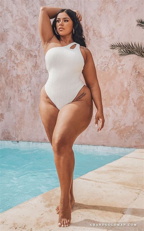 15 Plus Size Swimwear Outfit Ideas For Poolside Confidence Pool Party
