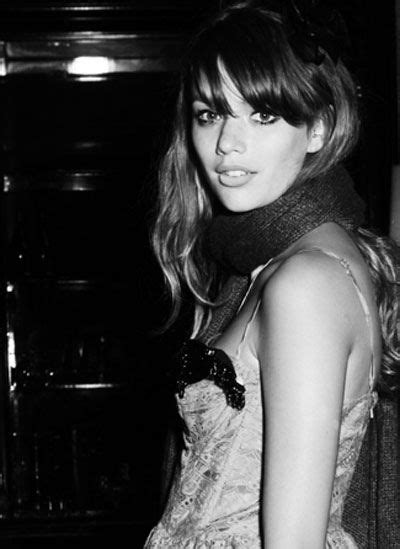 Esther Simonet Wallpapers Women Hq Esther Simonet Pictures 4k