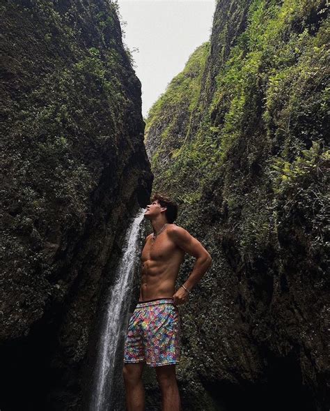 Noah Beck Guy Pictures Poses For Men Man Photo