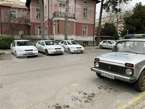 Уволнен е полицаят от Районното управление в Казанлък управлявал служебен автомобил по време на