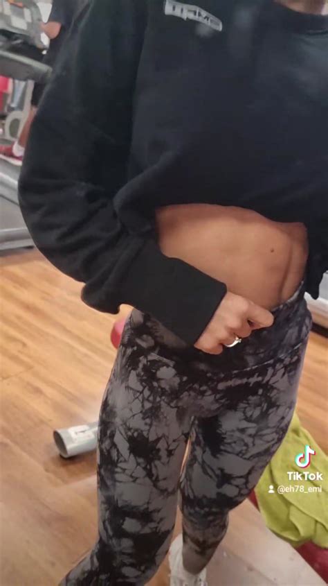 Време е за кълчотене и гъзурчене😄 By Your Body My Job Еми Христова