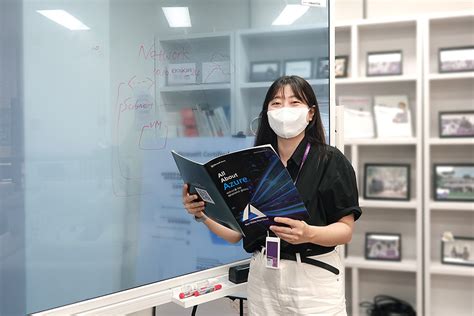 Culture 클라우드 전문가의 코칭을 받는 행사가 있다 클루커스