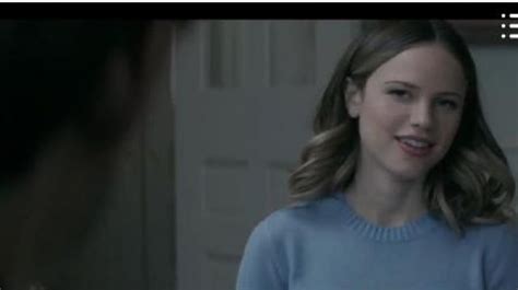 Blue Cash­mere Sweater Worn By Ainsley Whitly Halston Sage In