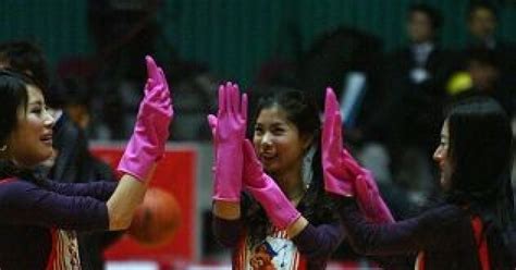 고무장갑을 끼고