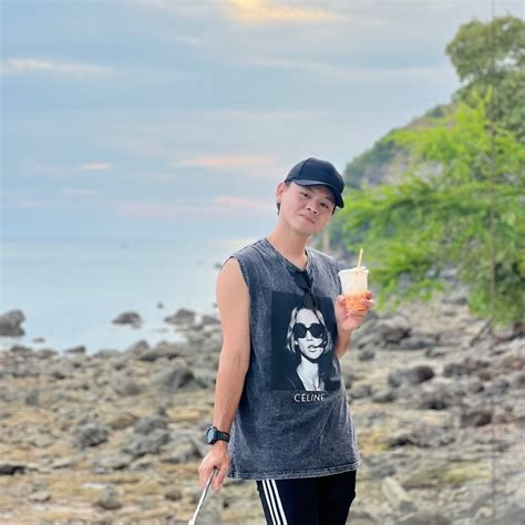 โหนกระแส “ผู้กองมายด์” รองสารวัตรจราจรคนสวยที่โคราช Facebook