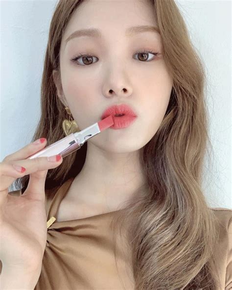 이성경 인스타 촬스의 이슈와 유머