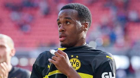 Jamie Gittens Von Borussia Dortmund Will Weiter Zum Fc Chelsea Wechseln