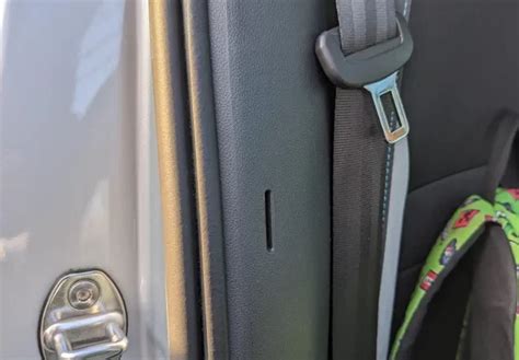 Misteriozne Rupice Na Zadnjim Vratima Evo čemu Zapravo Služe