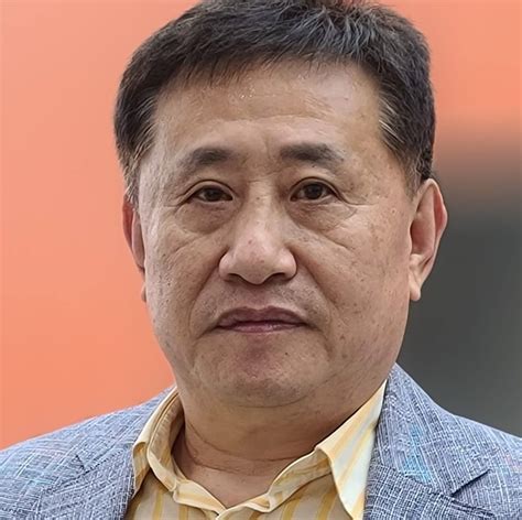 김작가 이슈영상 2ㅅㄲ가 내란 중요 종사자 한덕수를 풀어준 ㅅㄲ라네 현재까지 내란 범죄 혐의만으로도 Facebook