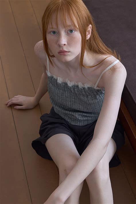 Lace Frill Bustier Grey 소프트서울