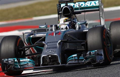 Lewis Hamilton Leads Mercedes Amg Front Row After Qualifying At Spanish Gp