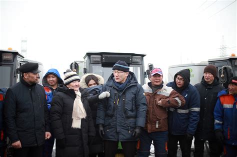 Зам талбайн цэвэрлэгээний 28 машиныг Хот тохижилтын газарт хүлээлгэн өглөө