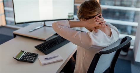 その腰痛、原因は座り方かも？デスクワークの正しい姿勢を解説 Kagg Jp