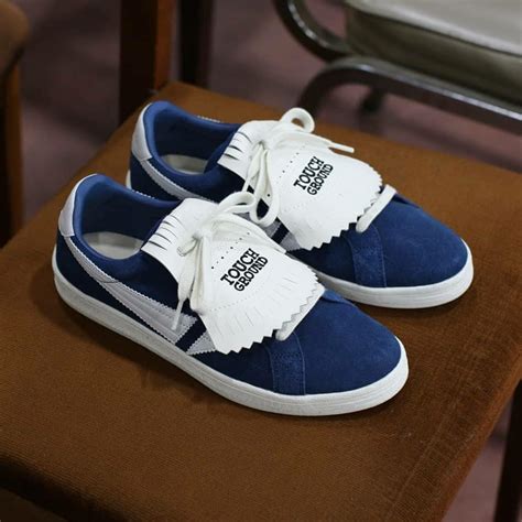 발이편한 신발 터치그라운드 80년대 전통방식 그대로 복각해낸 빈티지 농구화 디자인으로 당시의