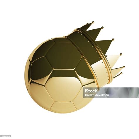 로얄 황금 왕관과 함께 축구공 경쟁과 화이트에 우승자의 트로피의 상징 이다 3d 렌더링입니다 3차원 형태에 대한 스톡 사진 및