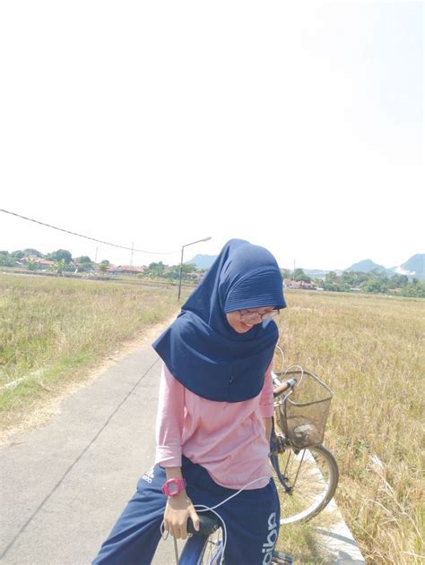 Pin Di Jilbab Cantik