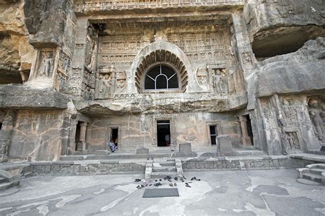 古城寺院的面孔佛教徒历史性建筑工匠窗户岩石精神寺庙入口雕像高清图片下载 正版图片320772762 摄图网