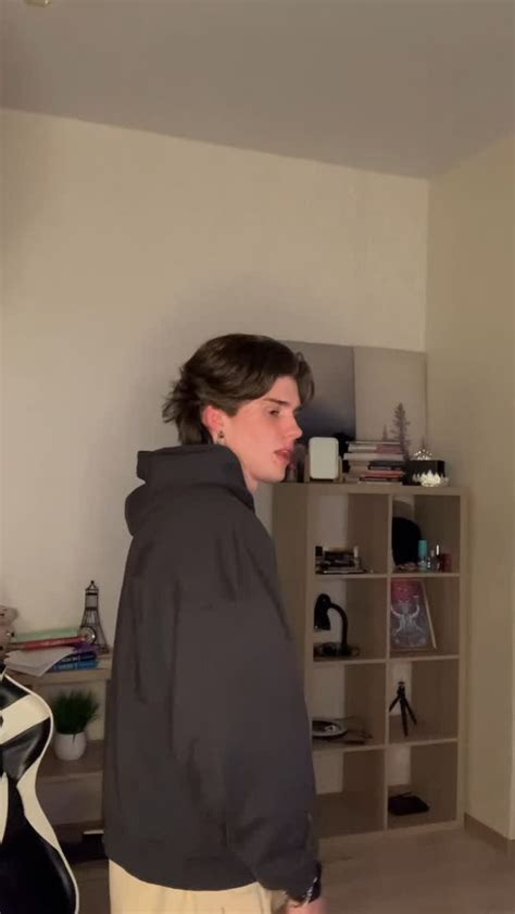 Твой парень тиктокер блогер модель Tvoiparend • Instagram Photos And Videos