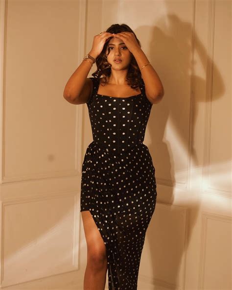 357 Anjali Arora Hot Hd Wallpapers Download Gmimages