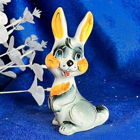 Фигурка Кролик Бэтти Гжель цветная купить по выгодной цене в интернет магазине Ozon 794886034