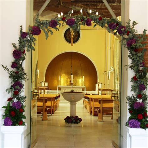 Fresh Floral Arch For Stunning Wedding Entrances