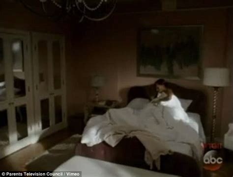 Kerry Washingtons Sex Scene In Scandal Slammed As It Airs After
