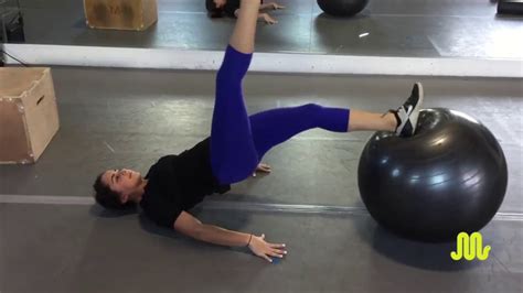 Single Leg Eccentric Swiss Ball Hamstring Curls Youtube