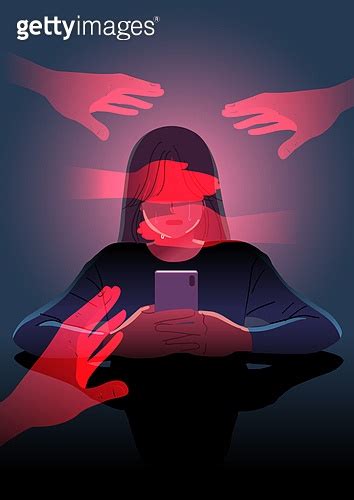 스마트폰 컴퓨터범죄 범죄 여성 희생자 역할 디지털성범죄 사람손 주요신체부분 슬픔 익명 범죄 사회이슈 불법촬영 이미지 Jv12526325