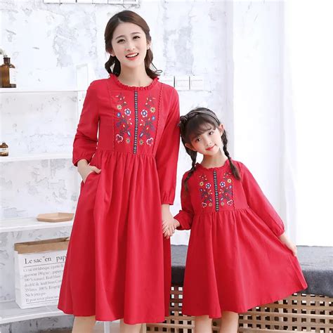 Семейные комплекты Винтаж Этническая Стиль платья для маленьких девочек одежда принцессы милое