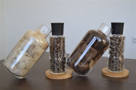 Экологийн цэвэр бүтээгдэхүүн ба байгаль орчинд ямарч хор нөлөөгүй 100 нөхөн сэргээгддэг түүхий эд