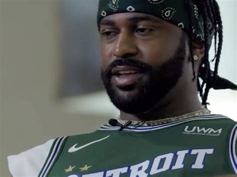 Big Sean Sean Don Donning A New York Yankees Hat Is So Big Apple