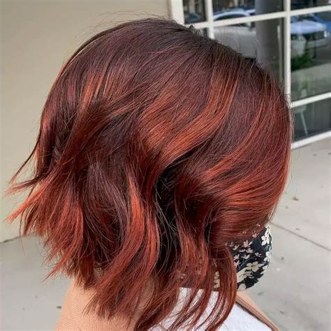 هایلایت‌های قرمز برای موهای قهوه‌ای، بلوند و مشکی معرفی رنگ‌های جدید