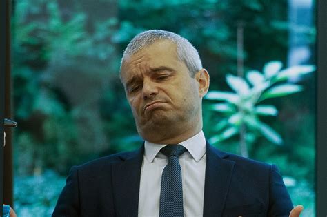 Костадинов горд със сина си агитирал за референдума в училище и раздавал балтии ДОПЪЛНЕНА