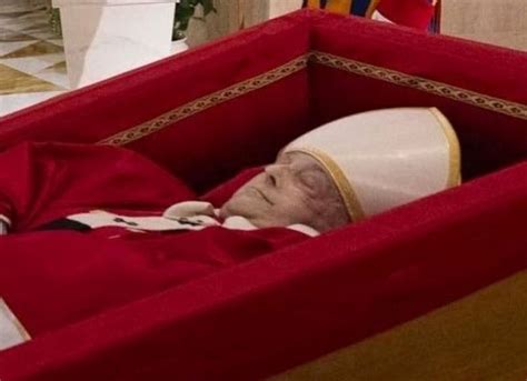 El Vaticano Publicó Las Primeras Imágenes Del Papa Francisco Y Anunció