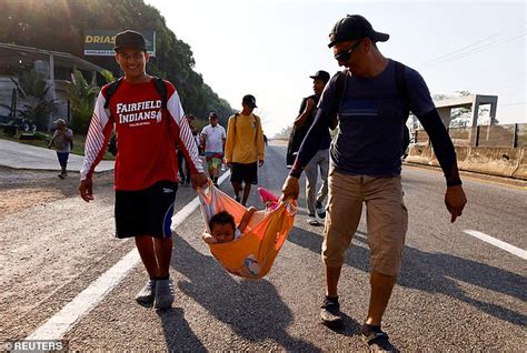 New 1500 Strong Migrant Caravan Seen Walking Toward Us Southern Border
