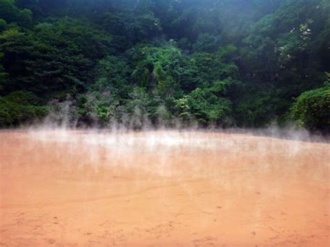 ფერადი მდინარეები და ტბები