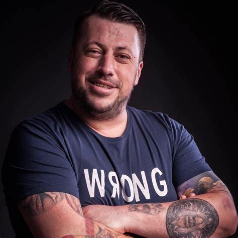 Maşina Unui Jurnalist Vandalizată Ofer RecompensĂ Cineva îmi Vrea