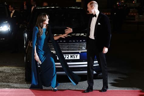 Prince William And Princess Kate Excitedly Showed Off Rare PDA And Held