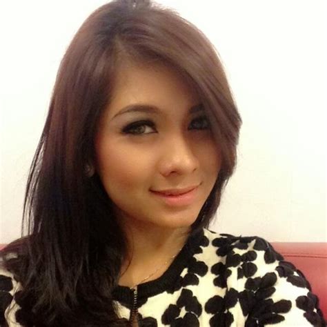 Putri Anggraini Foto Cantik Zona Artis Lagi