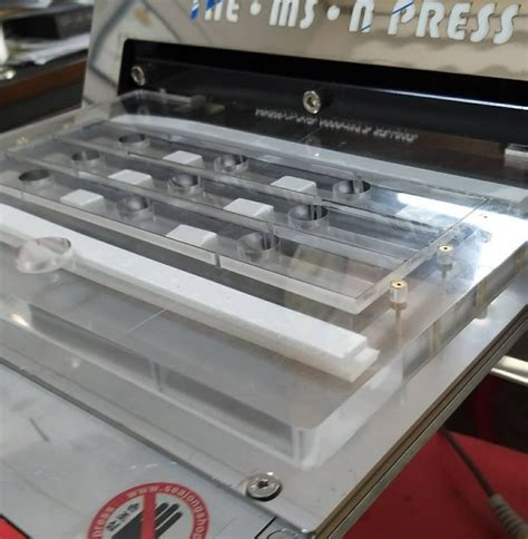 작은소형톰슨프레스도무송a4소형도무송프레스소형파워톰슨프레스의료소재컷팅기 연구실용 시제품컷팅프레스세종소형파워톰슨프레스 특허등록 Music Instruments