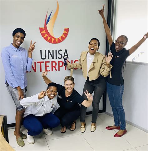 Mecer Inter Ed On Linkedin Shecandoit Shecandoit Mecerintered Microsoft Trainenabletransform