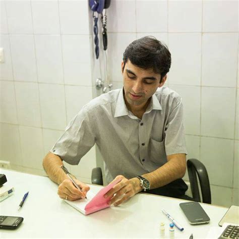Dr Vivek Arora