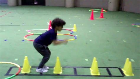 الوثب بالقدمين معاً برنامج تطوير المهارات الحركية Youtube