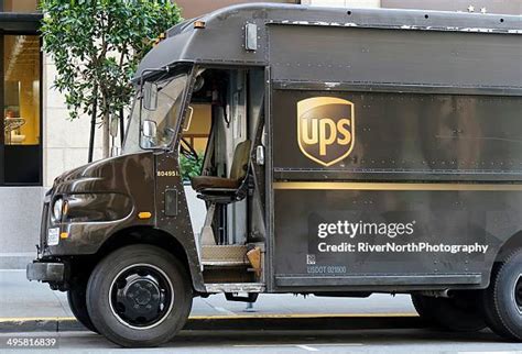 Ups Truck Images Photos And Premium High Res Pictures Getty Images