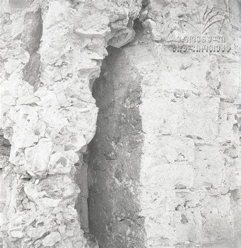 Iverieli ბანას კათედრალი ქვის წყობის ფრაგმენტი