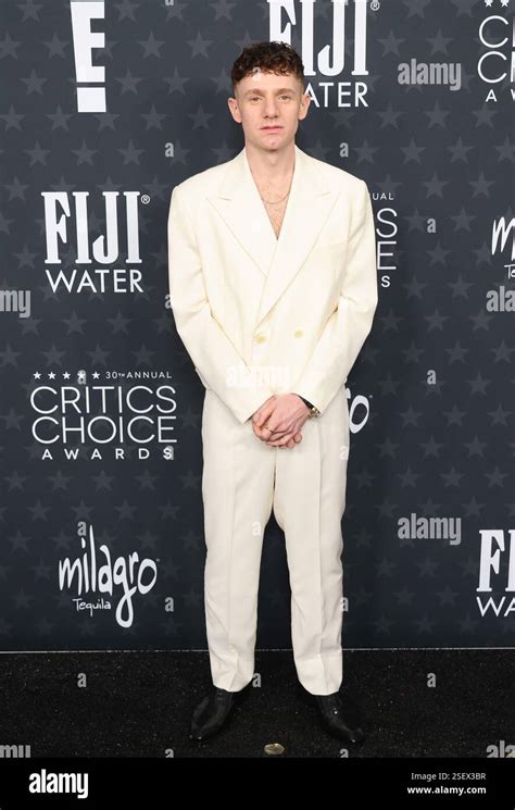 Santa Monica Usa 08th Feb 2025 Chris Perfetti Attends The 30th Annual Critics Choice Awards