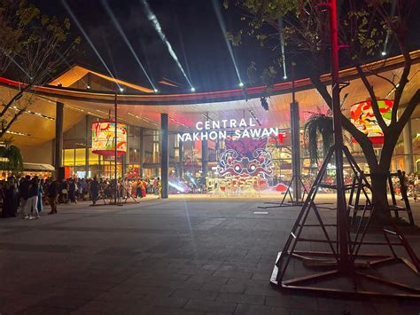 คนไม่แผ่ว ยิ่งดึกคนยิ่งเยอะ ชวนเที่ยวคอนหวัน