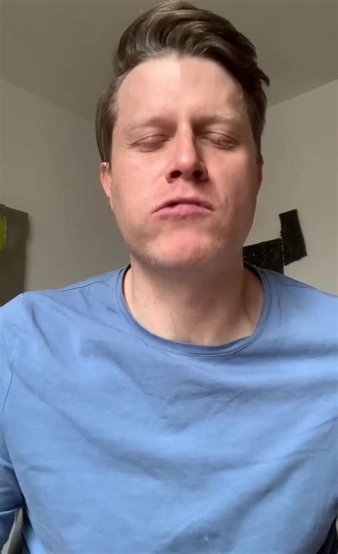 Cute White Guy Eating Shit 日本語で