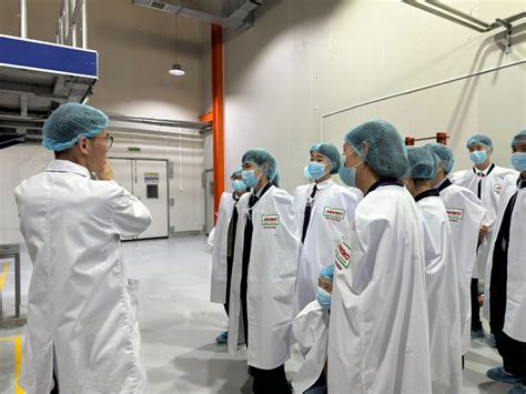 ЕБС ийн сурагчид сүү сүүн бүтээгдэхүүний үйлдвэрүүдтэй танилцав