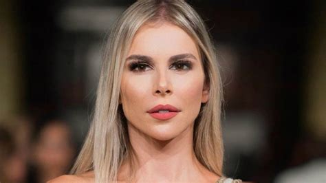 En Diminuto Bikini La Esposa De Luis Fonsi Sacude Las Redes Con Su